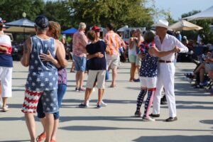 Circle Square Commons - On Top of the World Communities