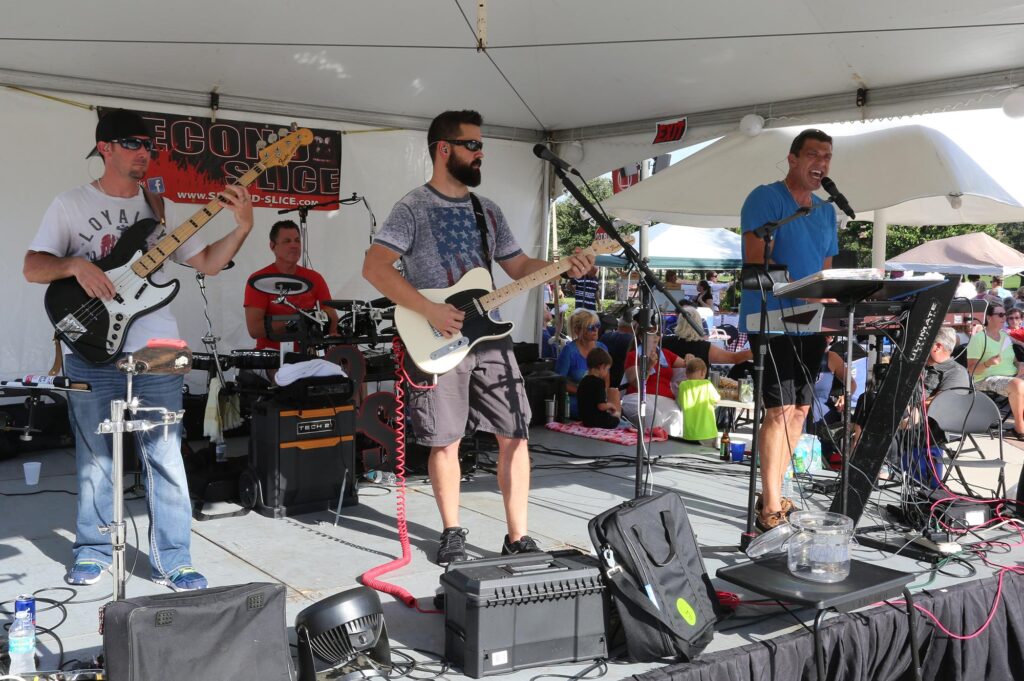 Circle Square Commons - On Top of the World Communities