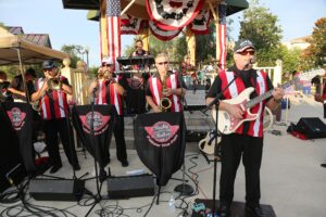 Circle Square Commons - On Top of the World Communities